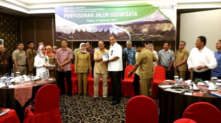 Geopark Ranah Minang Perlu Ditingkatkan Melalui Jalur Wisata - Nusae